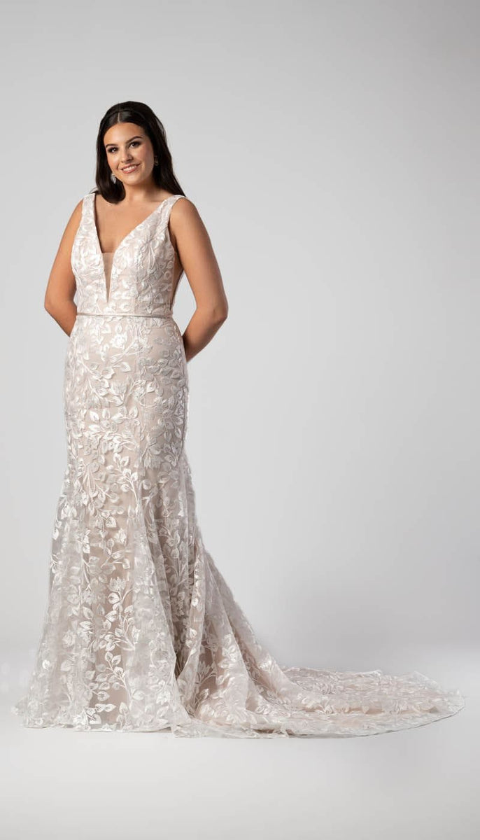 Lace Fitted Wedding Dress | Kennedy Blue Drake
